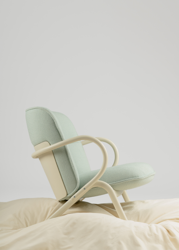 Cissy lounge: just be a-muse-d | Ton - Vaše židle a stoly již 160 let